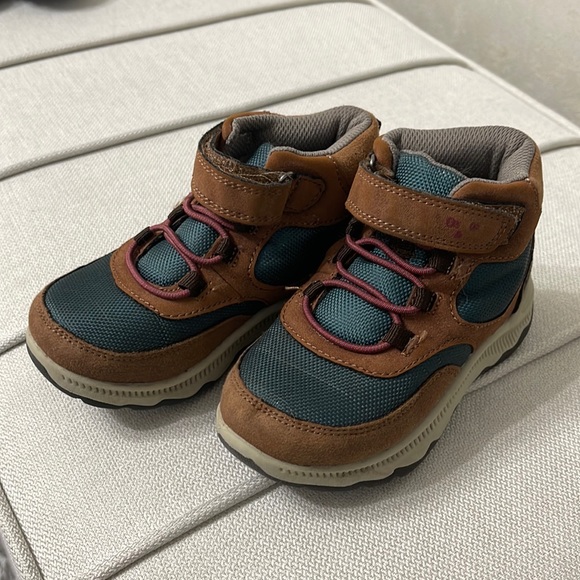 OshKosh B'gosh | Shoes | Oshkosh Kids Boots | Poshmark